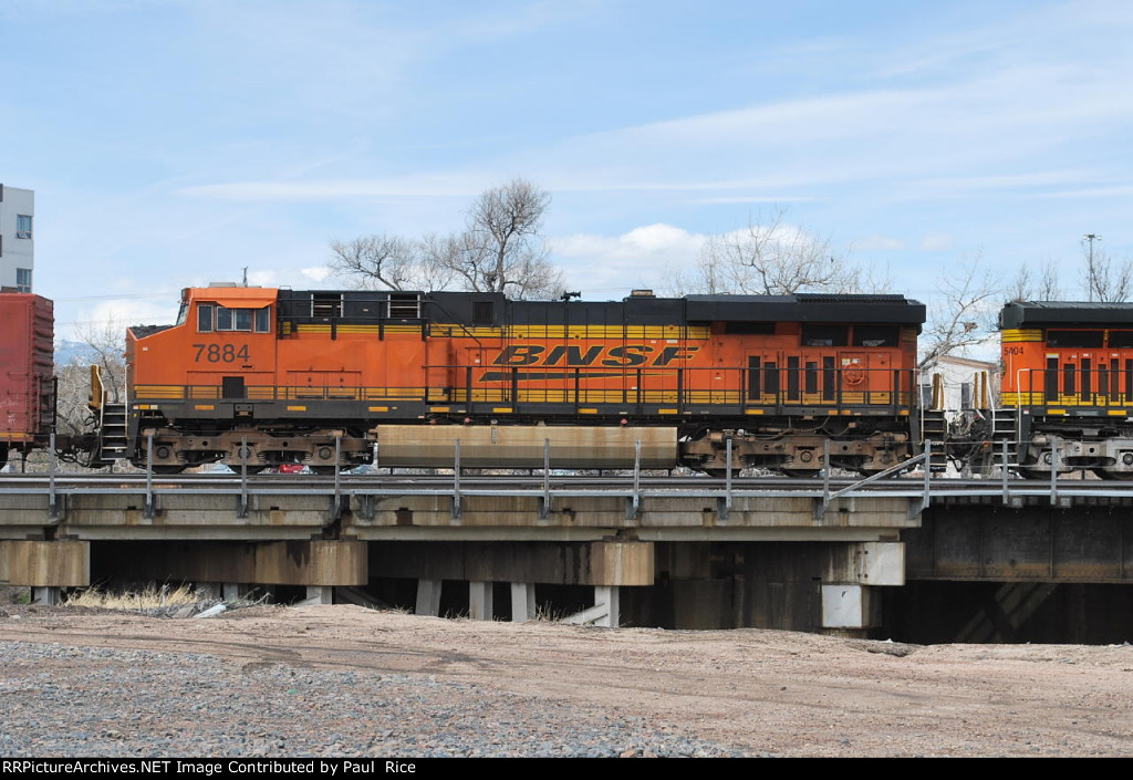 BNSF 7884